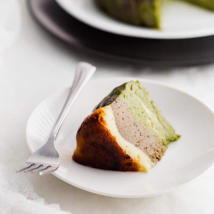 Mini Triple Layer Matcha & Hojicha Burnt Basque Cheesecake | Sift & Simmer