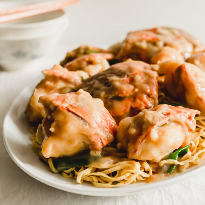 Lobster Yee Mein (龍蝦伊面) | Sift & Simmer